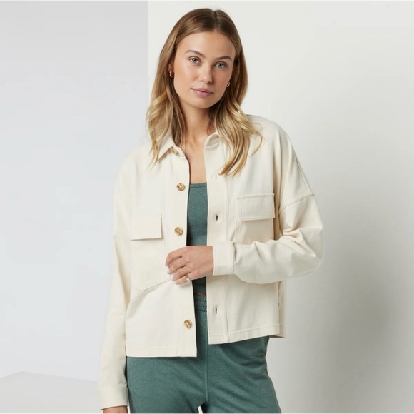 Vuori | Jackets & Coats | Mackenzie Cropped Shirt Jacket | Poshmark